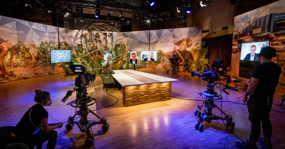 Organizing hybrid events - Obsession